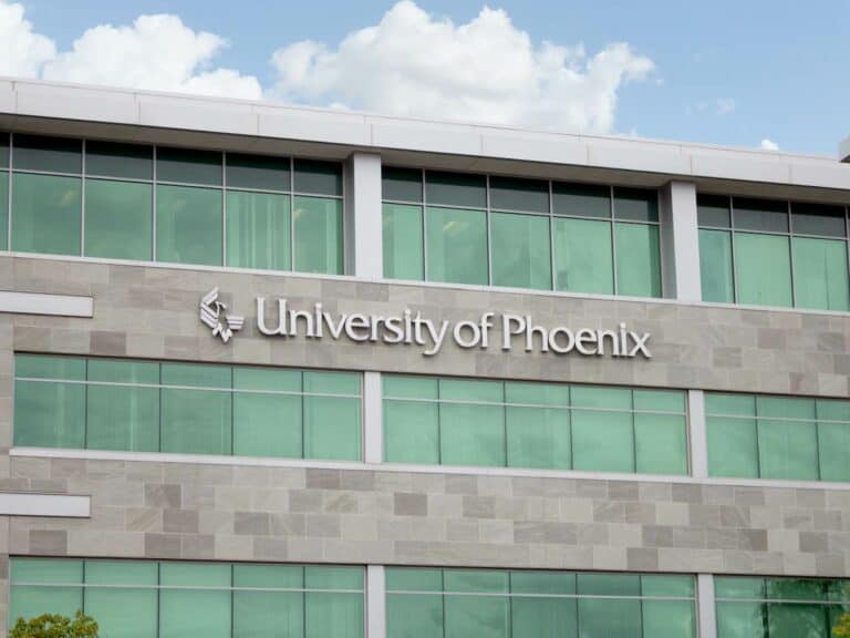Is the University of Phoenix Legit? Accreditation, Degrees, Jobs ...