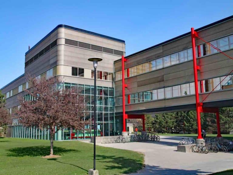 How to Get Into the University of Waterloo: Guide for US Students ...