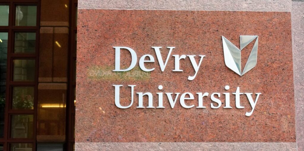 Pros and Cons of DeVry University: In-Depth Review – College Reality Check